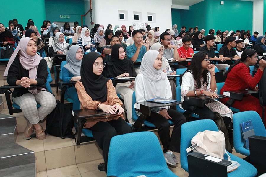 SERDANG, 20 Okt - Seramai 300 pelajar dan staf Universiti Putra ...