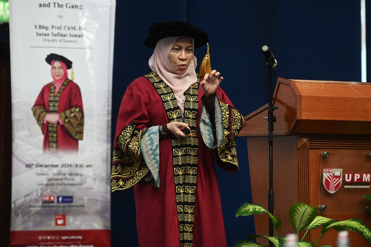 Prof. ChM. Intan Safinar yang juga pakar dalam bidang metabolomik ...